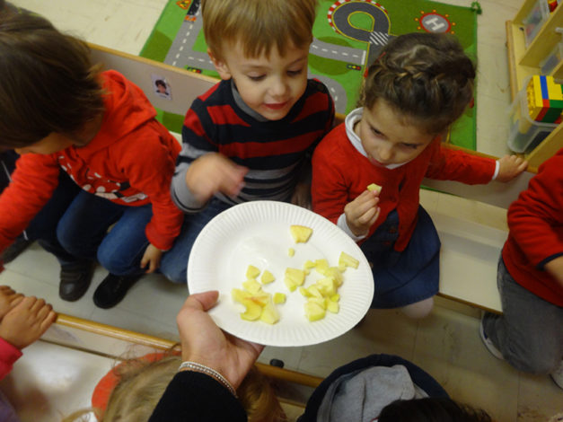 Atelier « compote de pommes » avec les Petits-Moyens ! | Ecole Saint ...