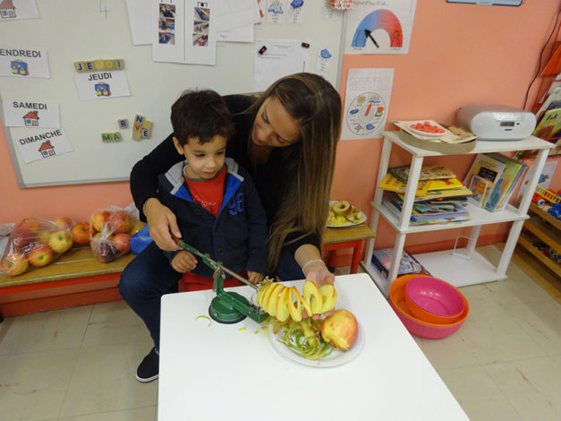 Atelier « compote de pommes » avec les Petits-Moyens ! | Ecole Saint ...
